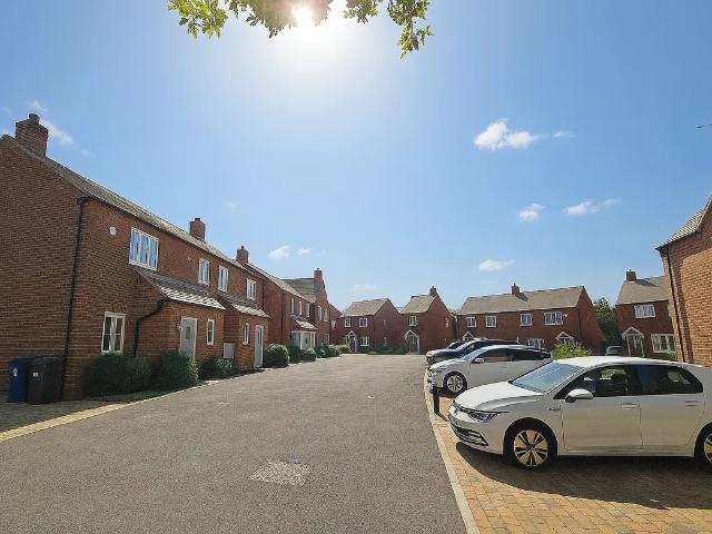 2 bedroom semi detached house to rent