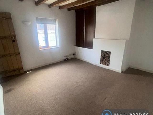 2 bedroom semi detached house to rent