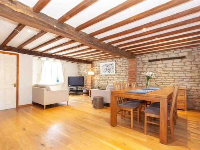 2 bedroom semi detached house to rent