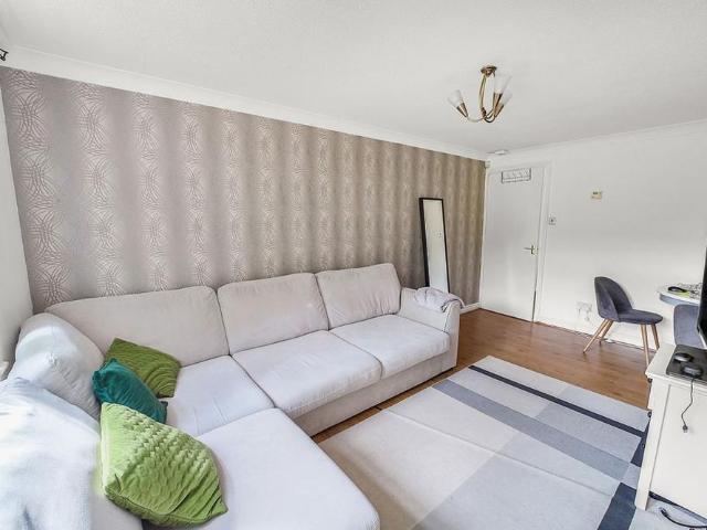 2 bedroom semi detached house to rent
