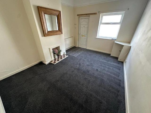 2 bedroom semi detached house to rent