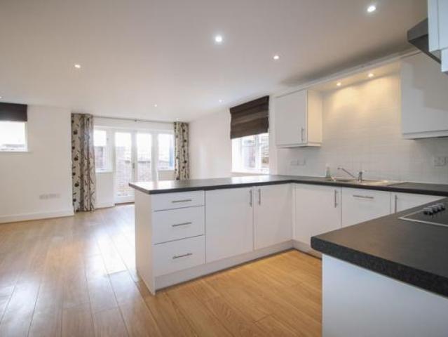 2 bedroom semi detached house to rent