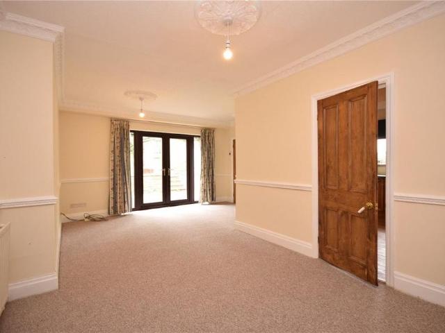 2 bedroom semi detached house to rent