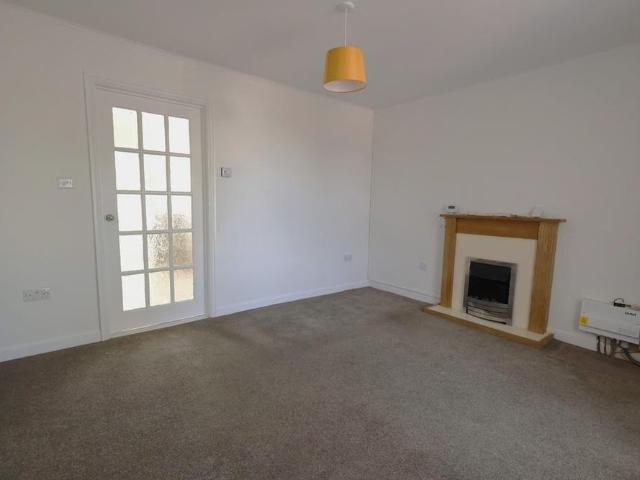 2 bedroom semi detached house to rent