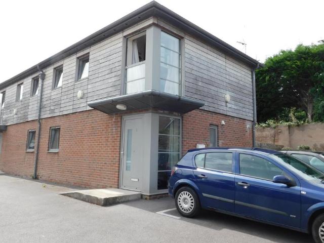 2 bedroom semi detached house to rent