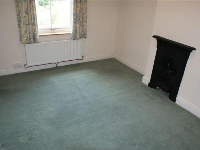 2 bedroom semi detached house to rent