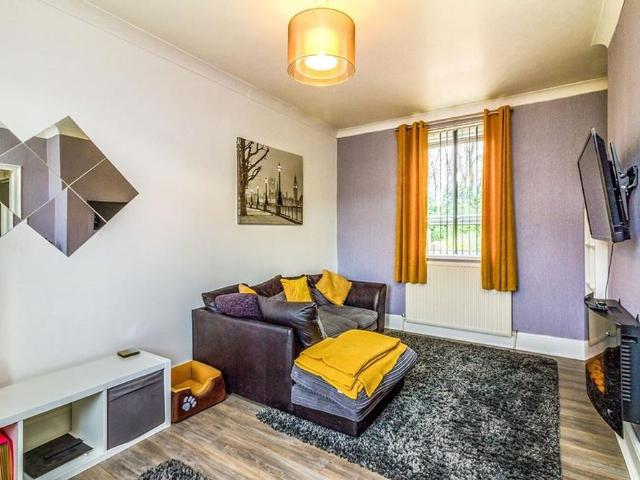 2 bedroom semi detached house to rent
