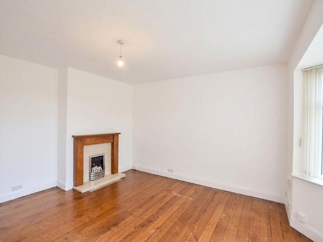 2 bedroom semi detached house to rent