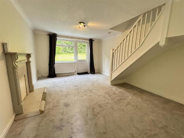 2 bedroom semi detached house to rent