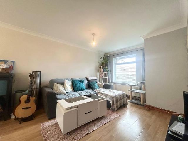 2 bedroom semi detached house to rent