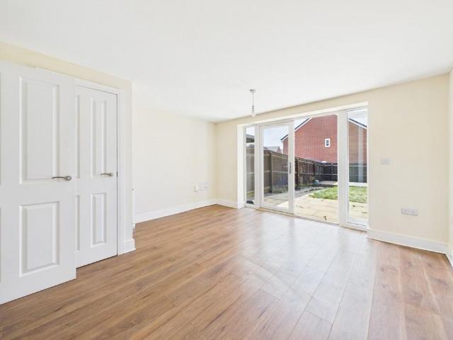 2 bedroom semi detached house to rent