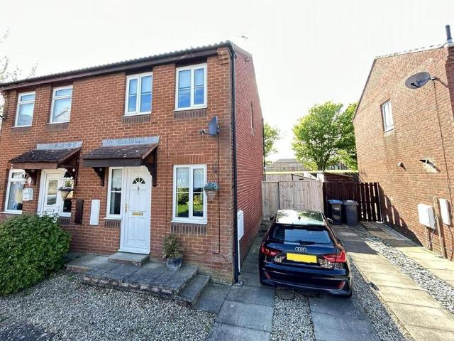 2 bedroom semi detached house to rent