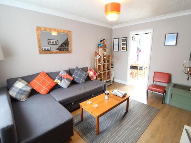 2 bedroom semi detached house to rent