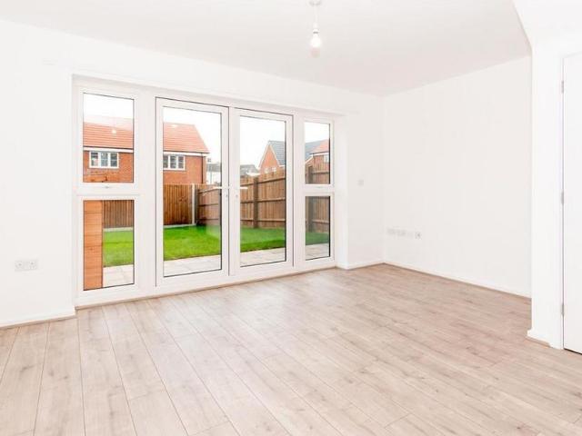 2 bedroom semi detached house to rent
