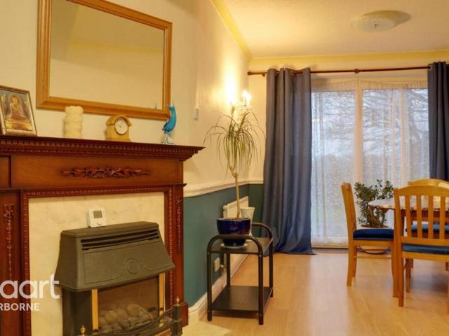 2 bedroom semi detached house to rent