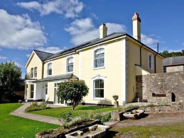 2 bedroom semi detached house to rent