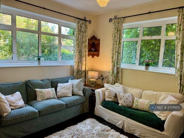 2 bedroom semi detached house to rent