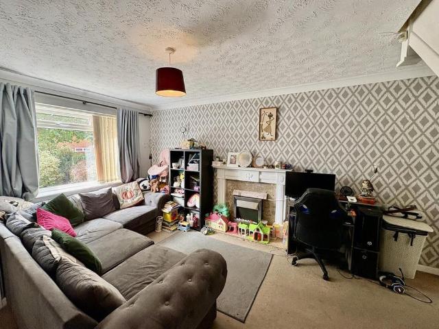 2 bedroom semi detached house to rent