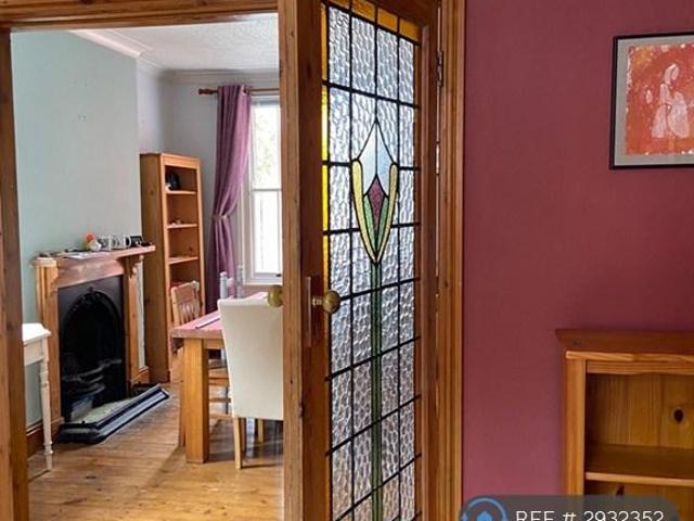2 bedroom semi detached house to rent