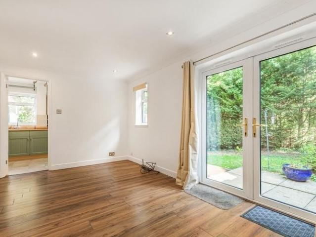 2 bedroom semi detached house to rent