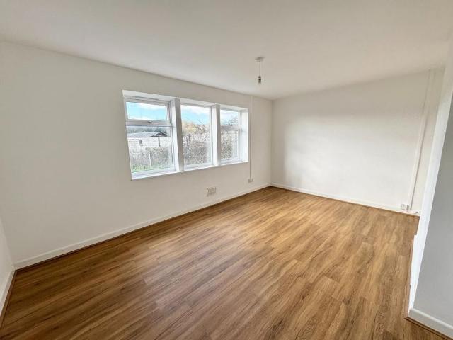 2 bedroom semi detached house to rent