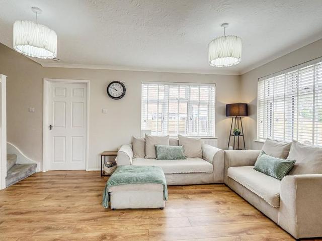 2 bedroom semi detached house to rent