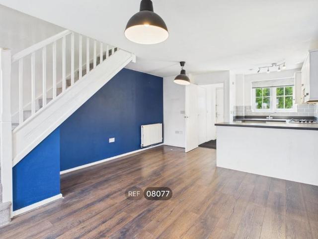 2 bedroom semi detached house to rent