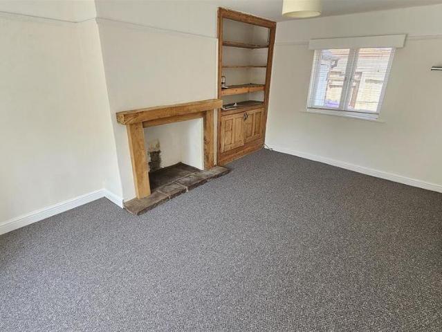 2 bedroom semi detached house to rent