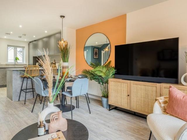 2 bedroom semi detached house to rent