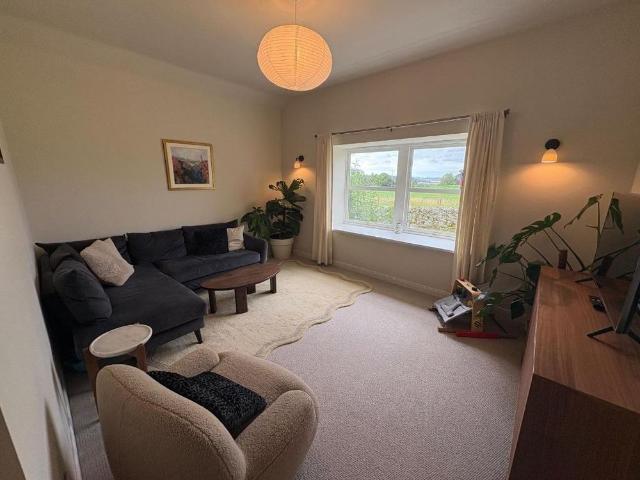 2 bedroom semi detached house to rent