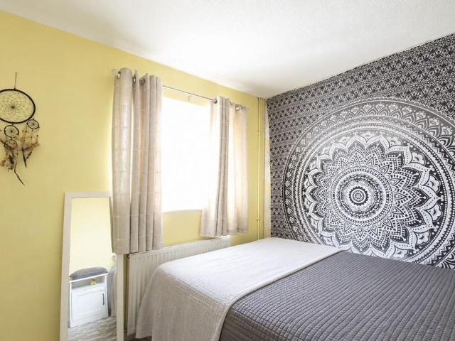 2 bedroom semi detached house to rent