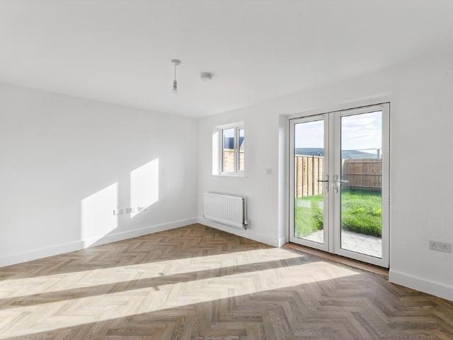 2 bedroom semi detached house to rent