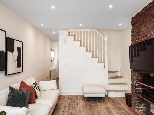 2 bedroom semi detached house to rent