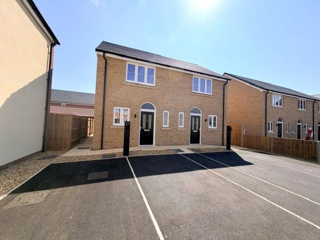 2 bedroom semi detached house to rent