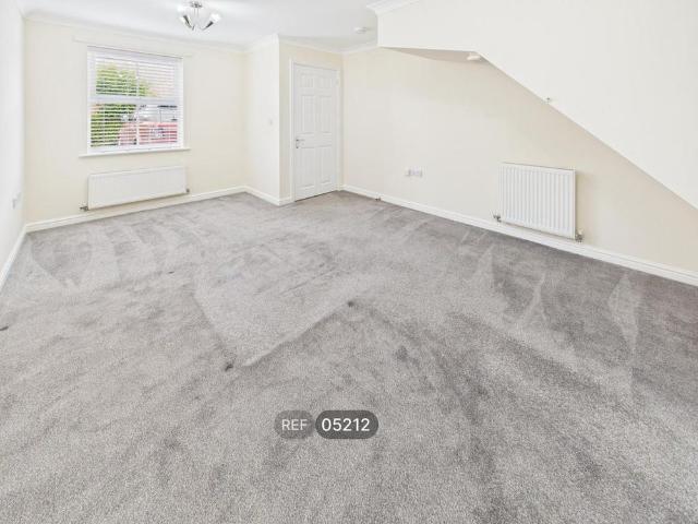 2 bedroom semi detached house to rent