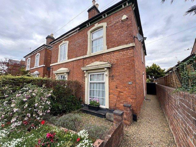 2 bedroom semi detached house to rent