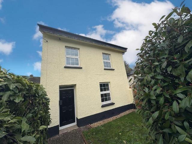 2 bedroom semi detached house to rent