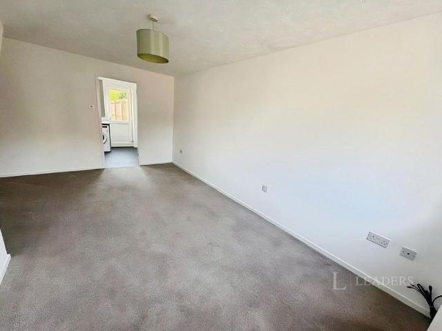 2 bedroom semi detached house to rent