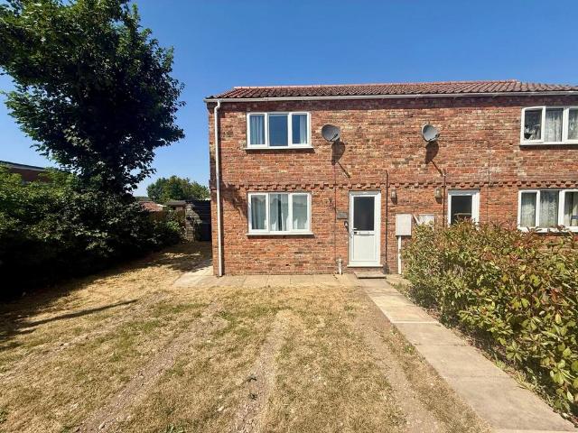 2 bedroom semi detached house to rent