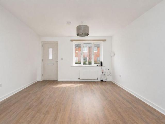2 bedroom semi detached house to rent