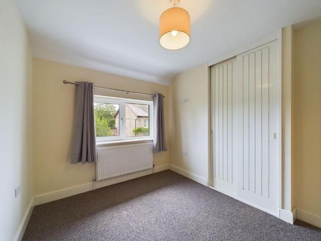 2 bedroom semi detached house to rent