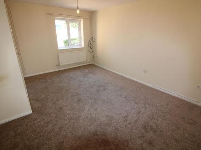2 bedroom semi detached house to rent