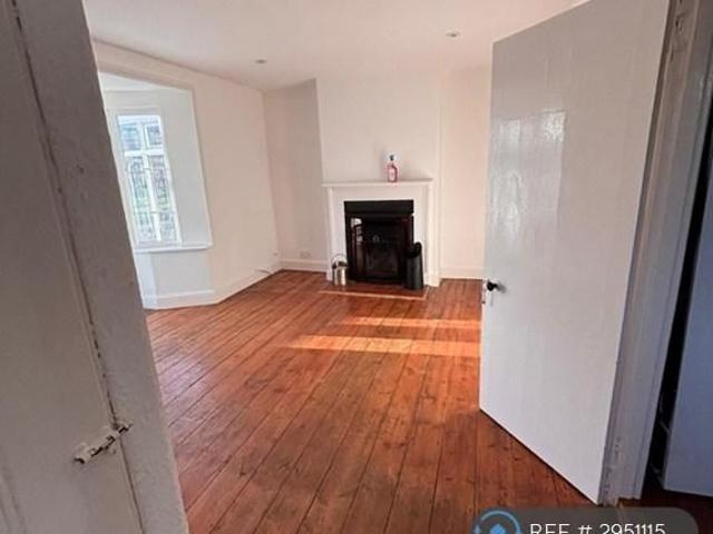 2 bedroom semi detached house to rent