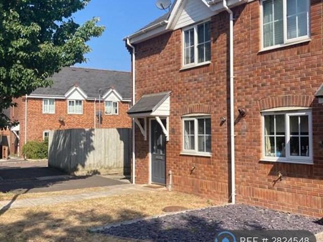 2 bedroom semi detached house to rent