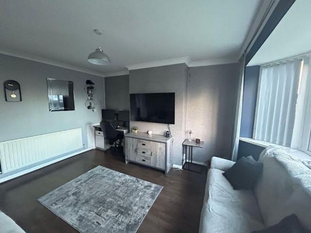 2 bedroom semi detached house to rent