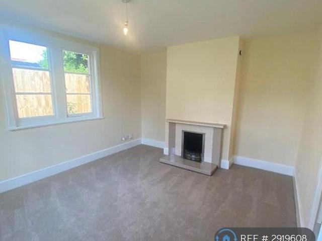 2 bedroom semi detached house to rent