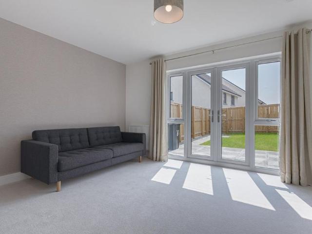 2 bedroom semi detached house to rent