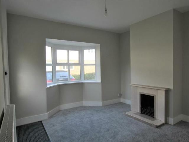 2 bedroom semi detached house to rent