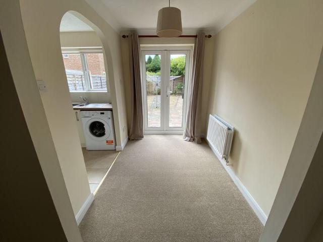 2 bedroom semi detached house to rent
