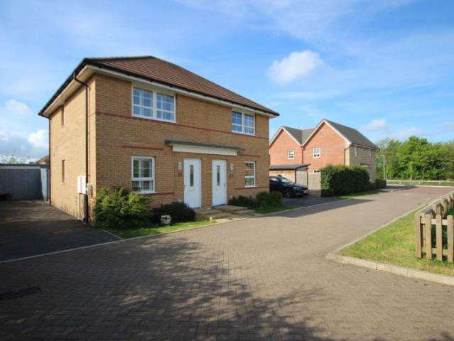 2 bedroom semi detached house to rent